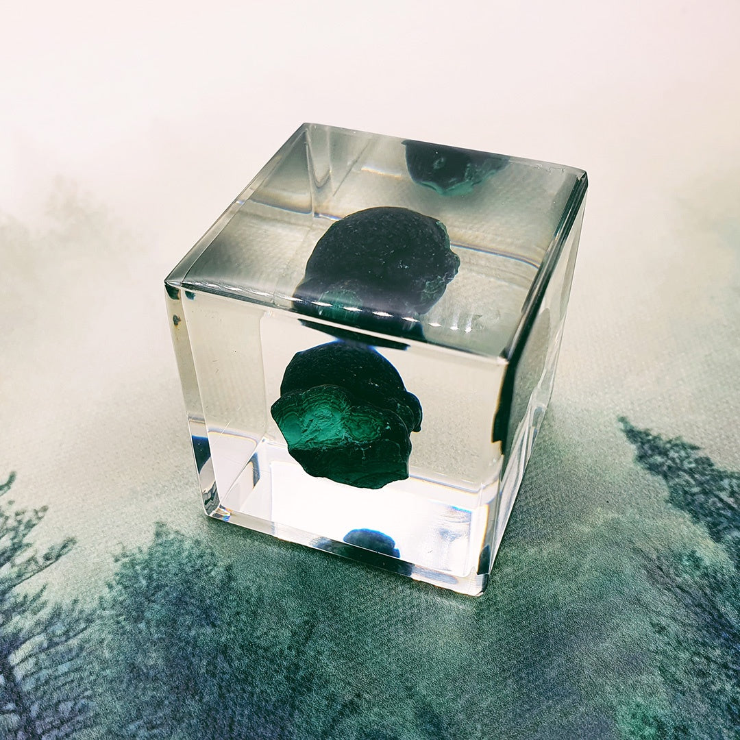 Malachite Embedded in 40mm Resin Cube
